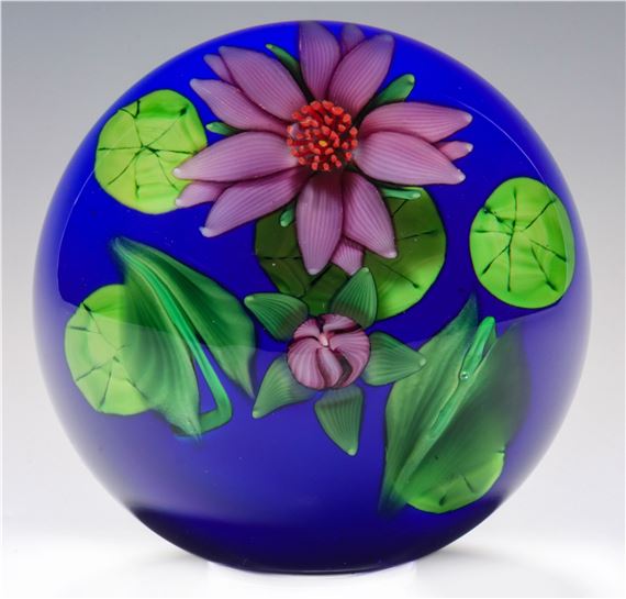 Steven Lundberg | PAPERWEIGHT WITH FLOATING WATER LILIES (1991) | MutualArt