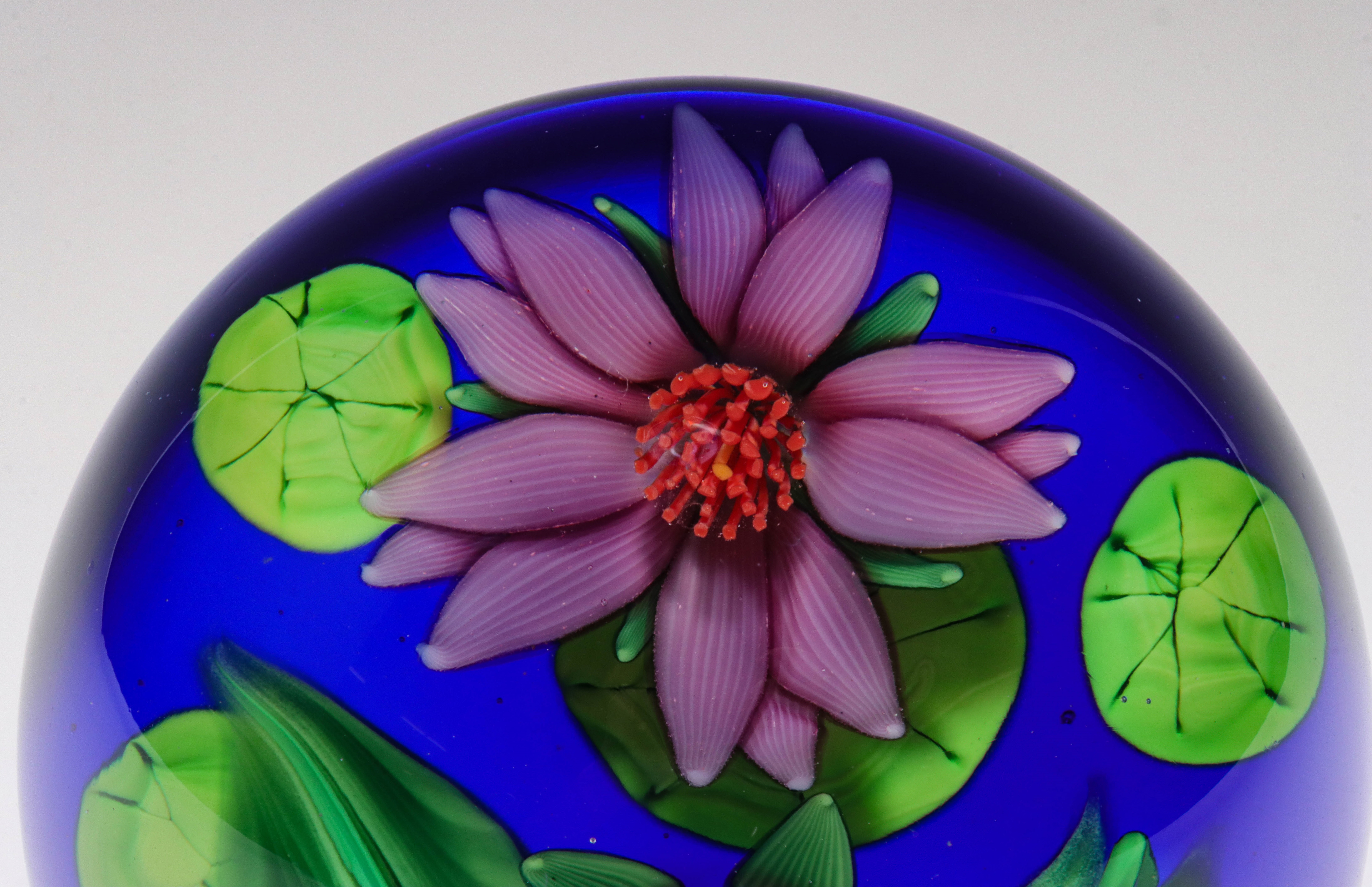 Steven Lundberg | PAPERWEIGHT WITH FLOATING WATER LILIES (1991) | MutualArt