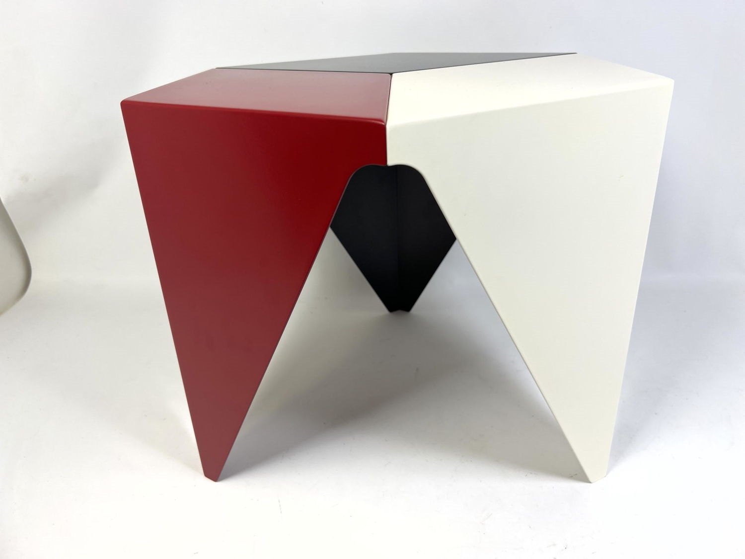 Isamu Noguchi | Isamu Noguchi Vitra Edition Tri Color Prismatic ...