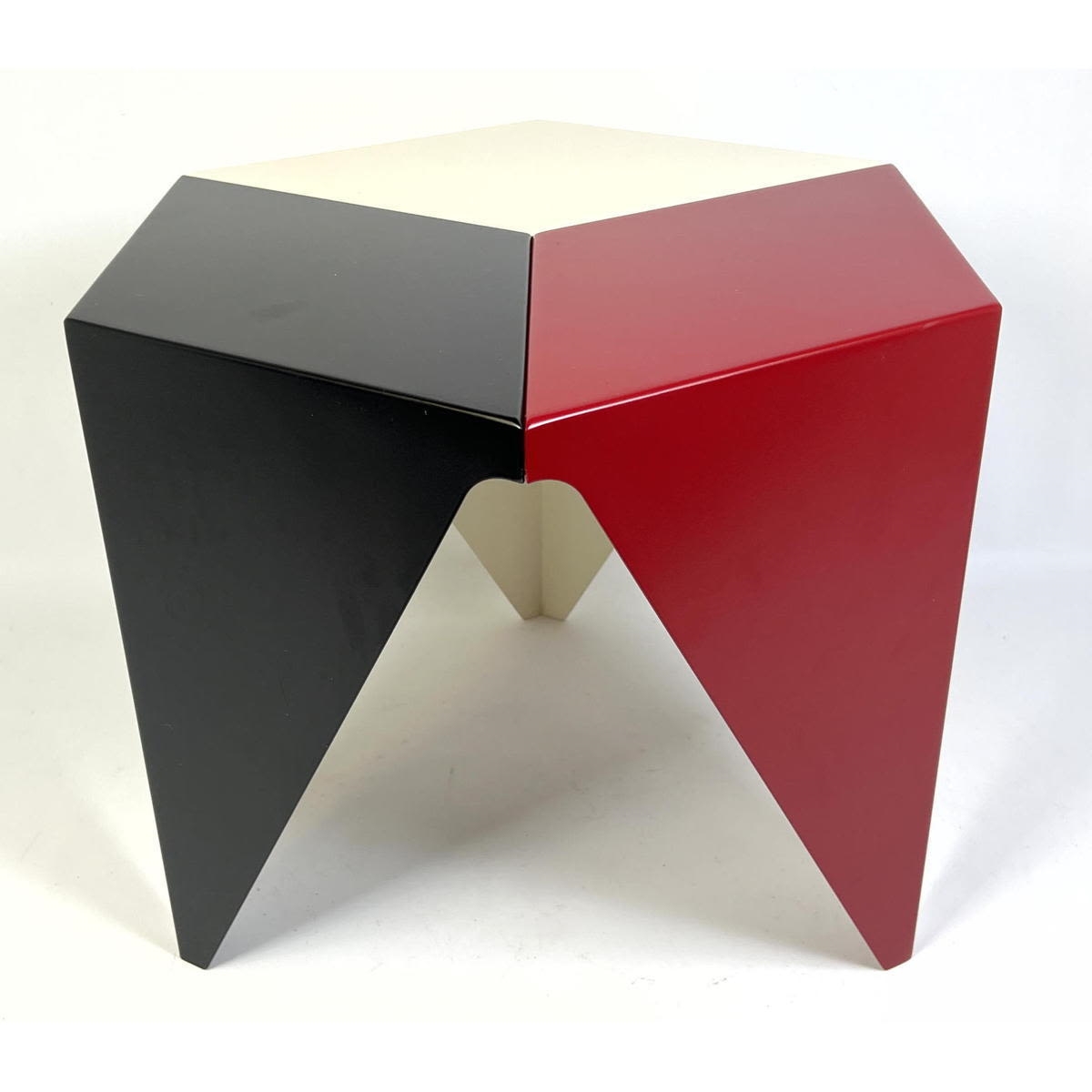 Isamu Noguchi | Isamu Noguchi Vitra Edition Tri Color Prismatic ...