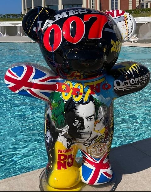 Jayet | SEAN CONNERY VERSUS DANIEL CRAIG | MutualArt