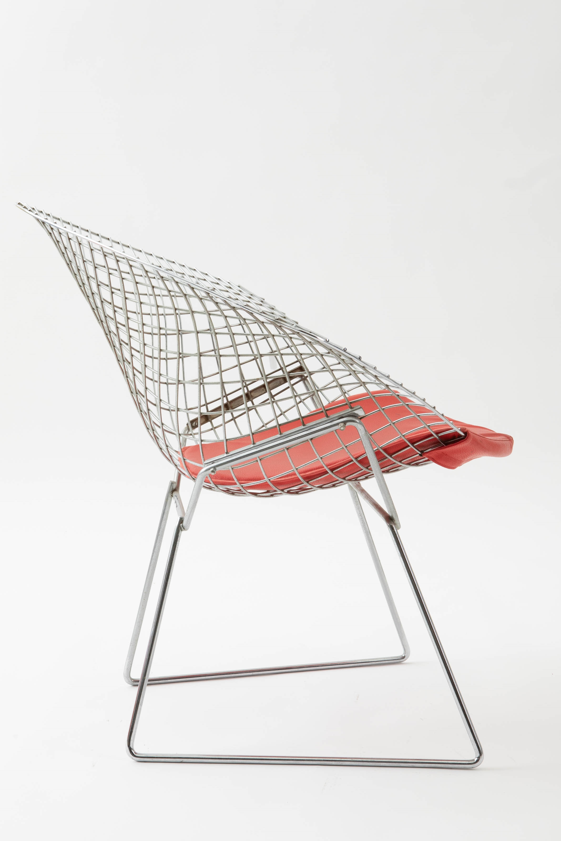 Harry Bertoia | ‘Diamond chair’ (1952) | MutualArt