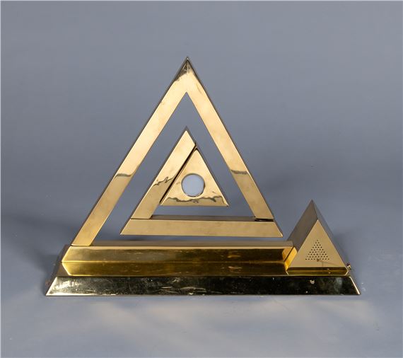 Yonel Lebovici | Pyramide Pantographe (1978) | MutualArt