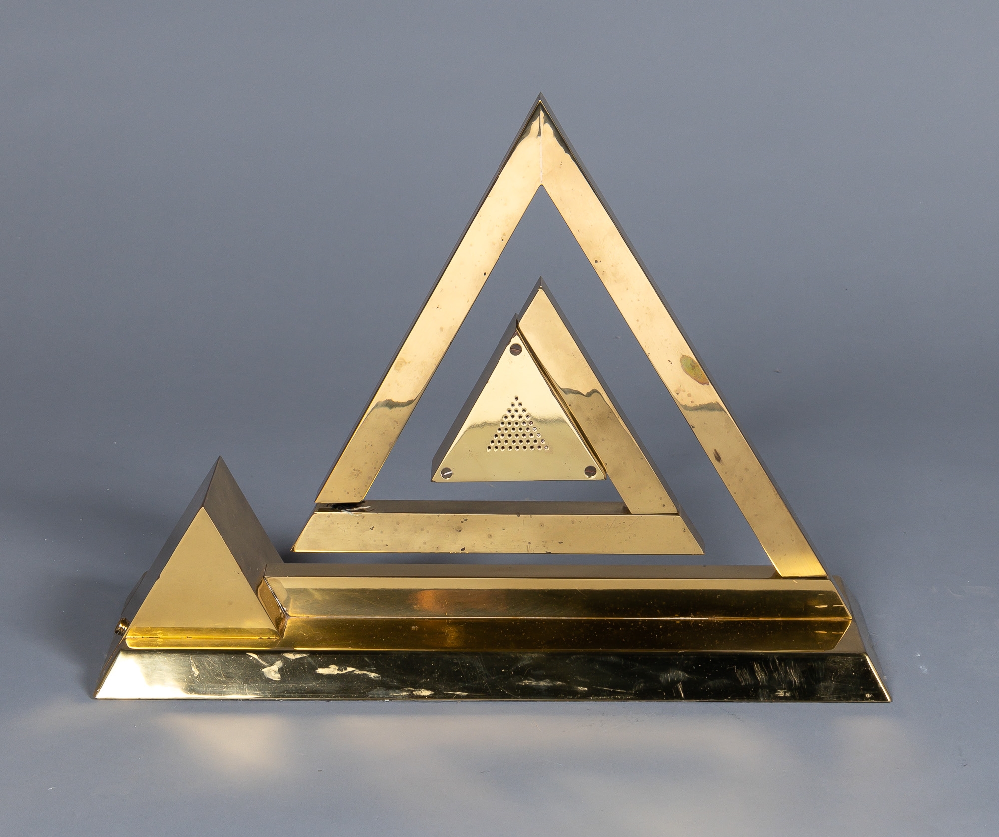 Yonel Lebovici | Pyramide Pantographe (1978) | MutualArt
