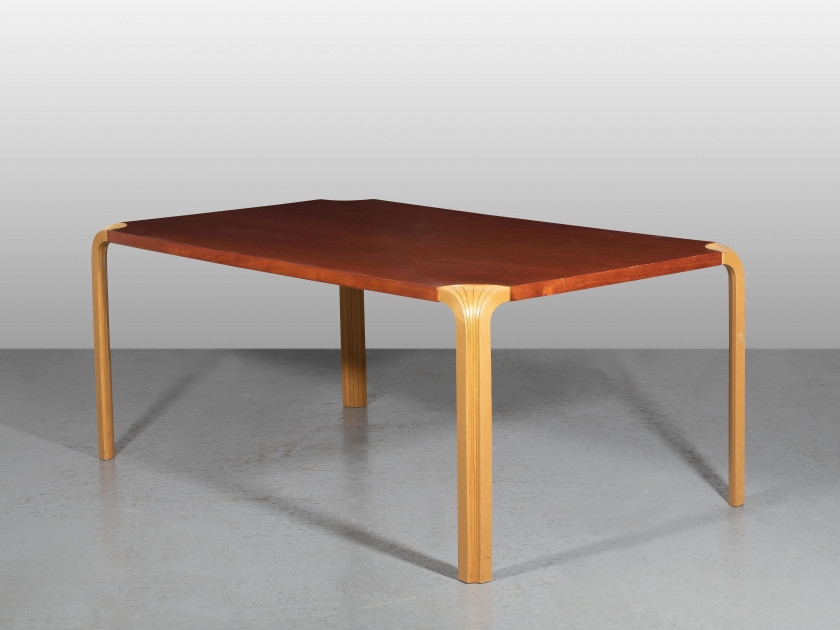 Alvar Aalto | Table basse mod. X800 | MutualArt
