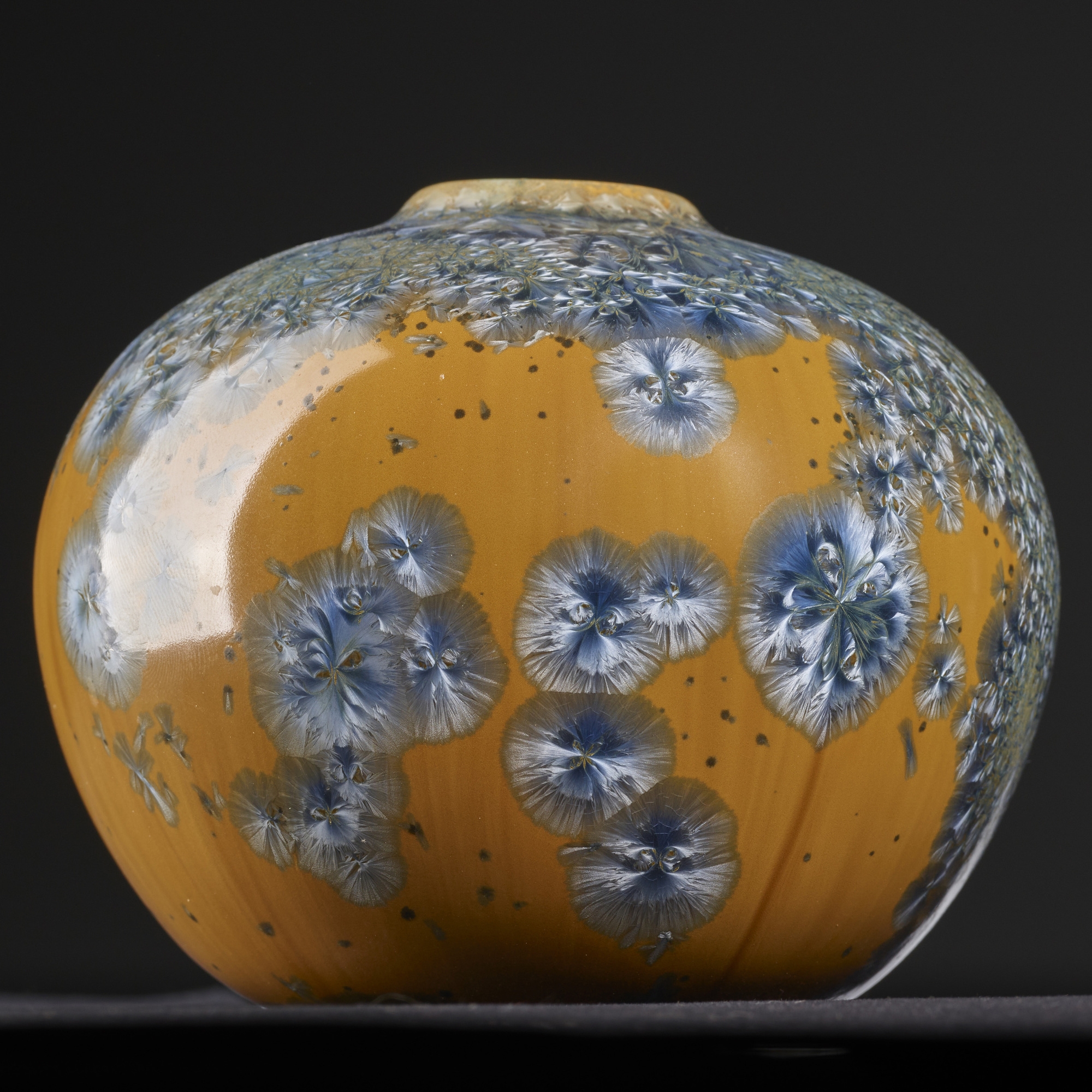 Adelaide Alsop Robineau | Exceptional vase (Circa 1910) | MutualArt