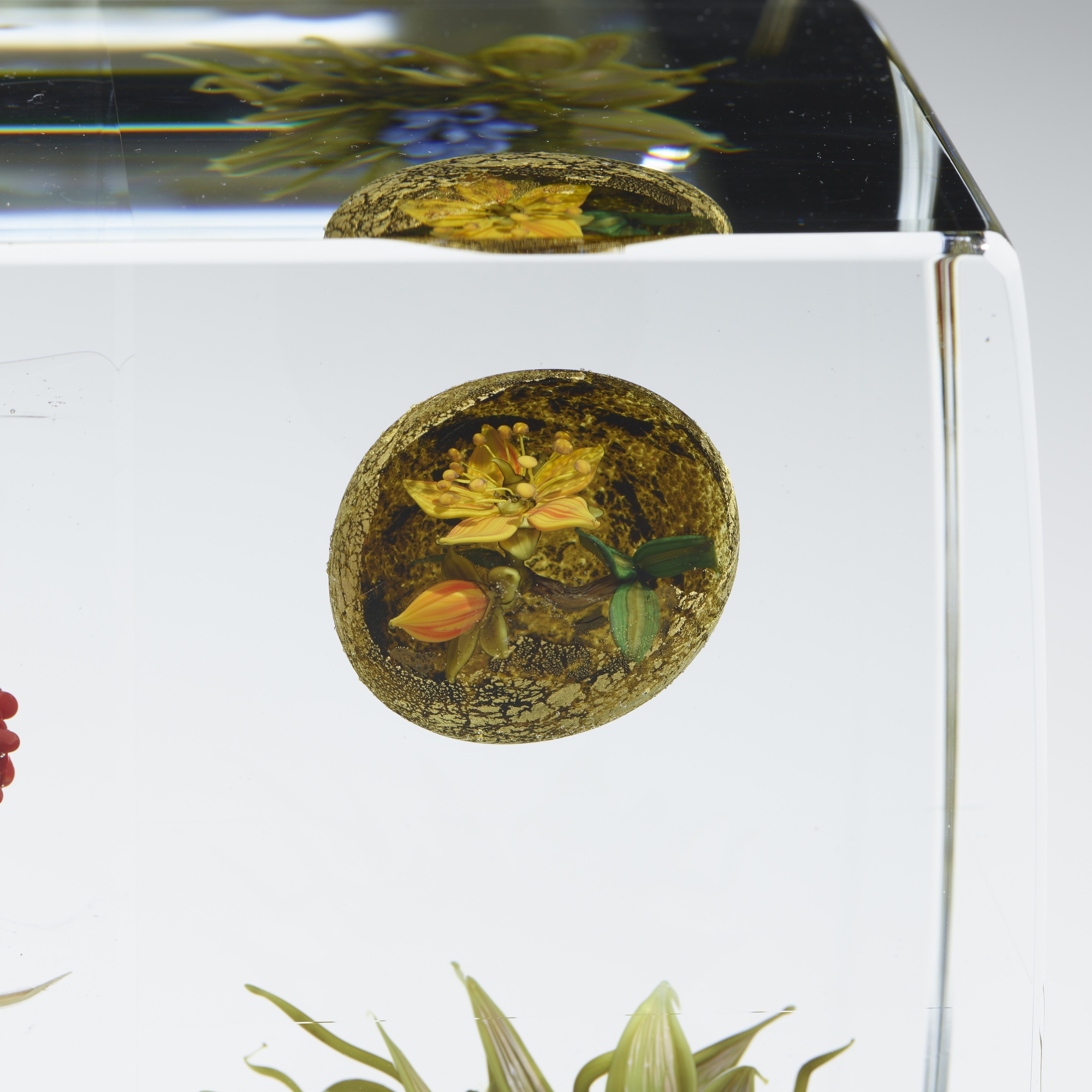 Paul Stankard | Large Botanical paperweight (2011) | MutualArt