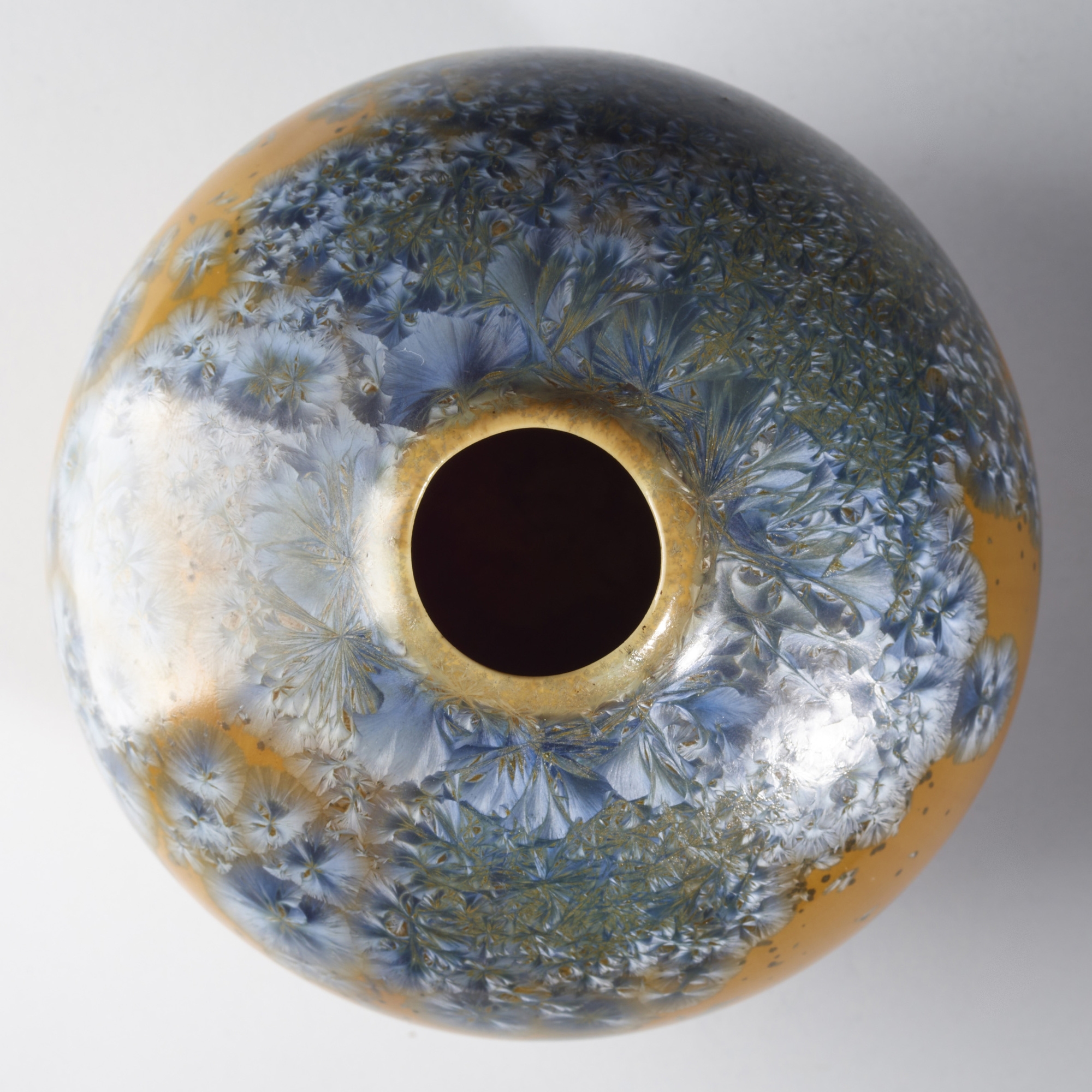 Adelaide Alsop Robineau | Exceptional vase (Circa 1910) | MutualArt