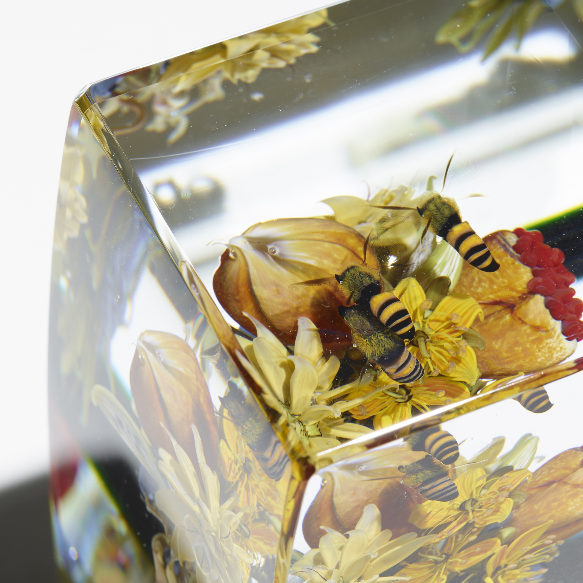 Paul Stankard | Large Botanical paperweight (2011) | MutualArt