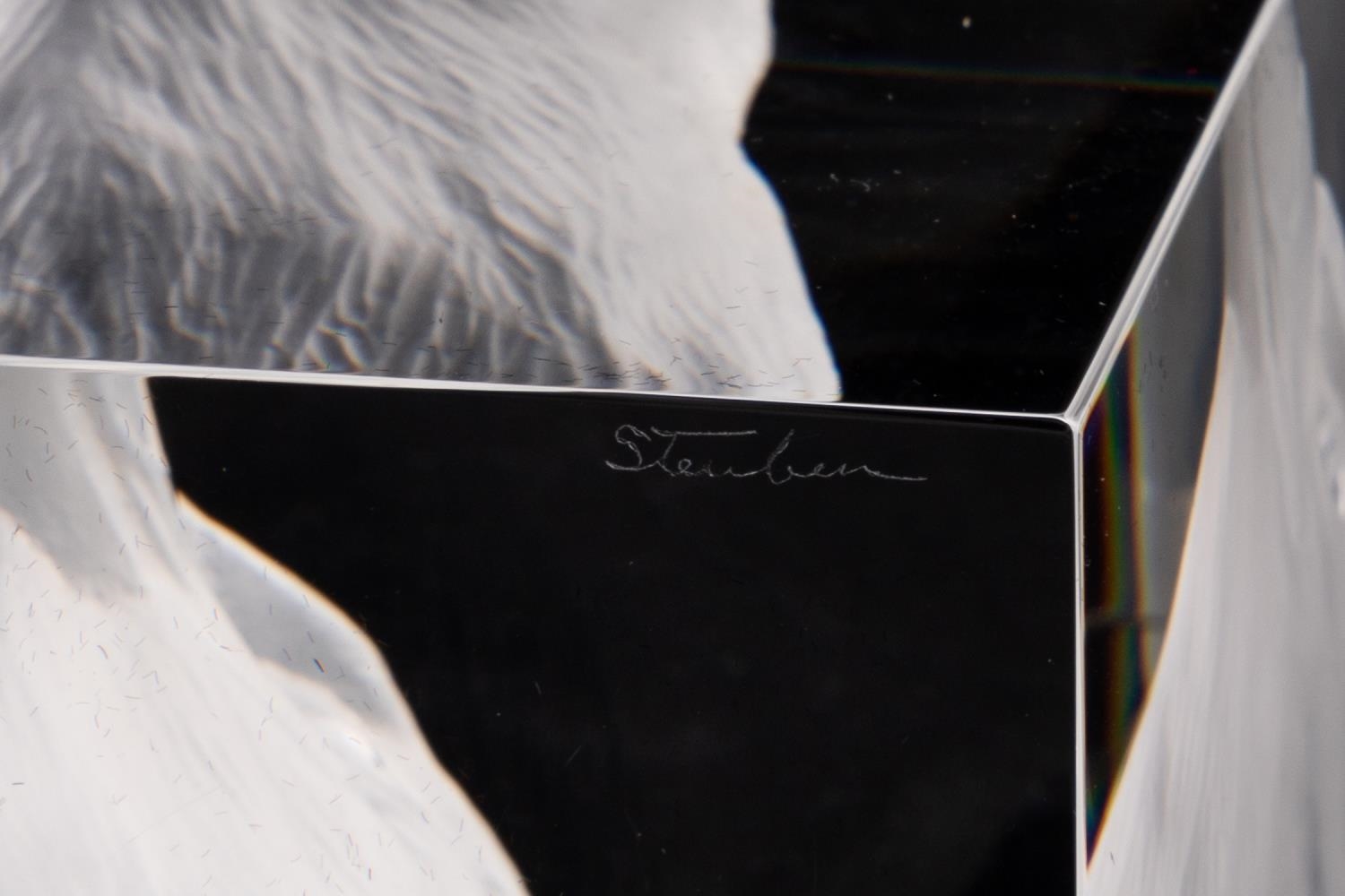 Steuben Glass | STEUBEN CRYSTAL MAJESTIC EAGLE HEAD SCULPTURE | MutualArt