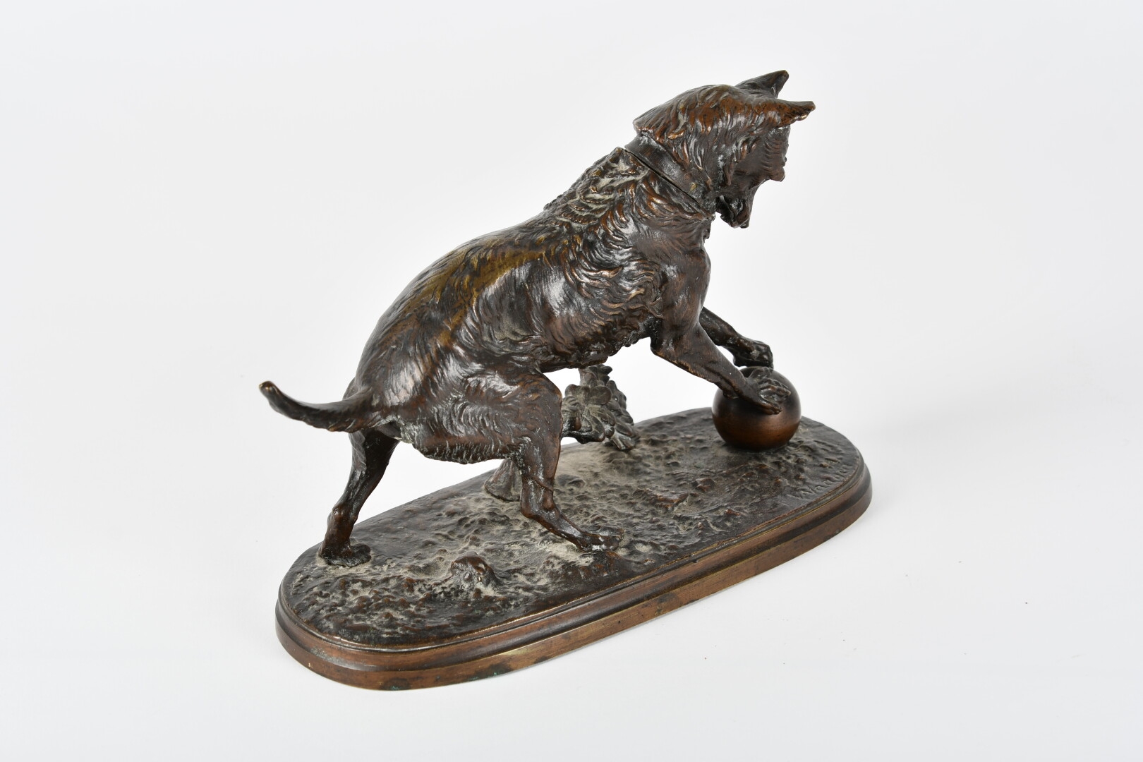 Arthur Waagen | Chien jouant à la balle | MutualArt