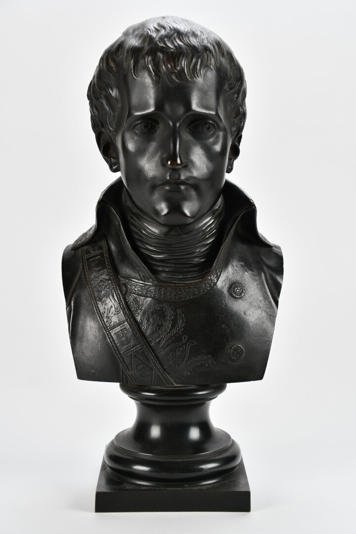 Louis-Simon Boizot | Buste de Bonaparte Premier Consul | MutualArt