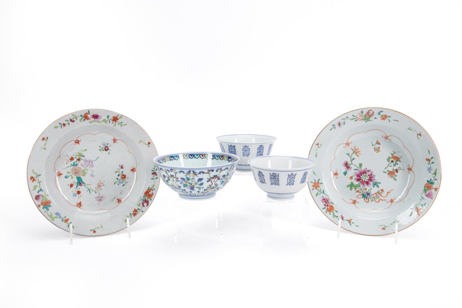 Yongzheng | FIVE CHINESE PORCELAIN TABLE ARTICLES | MutualArt