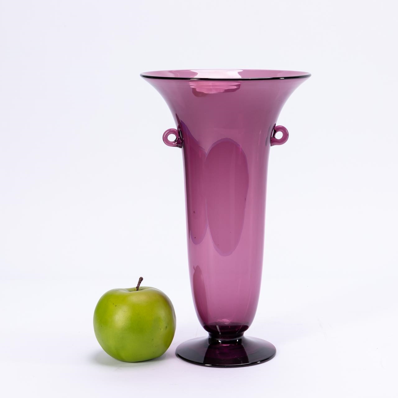 Steuben Glass | CARDER STEUBEN AMETHYST PURPLE GLASS VASE | MutualArt