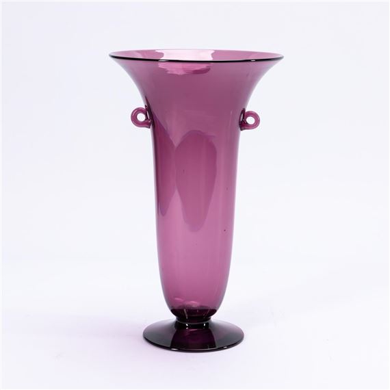Steuben Glass | CARDER STEUBEN AMETHYST PURPLE GLASS VASE | MutualArt