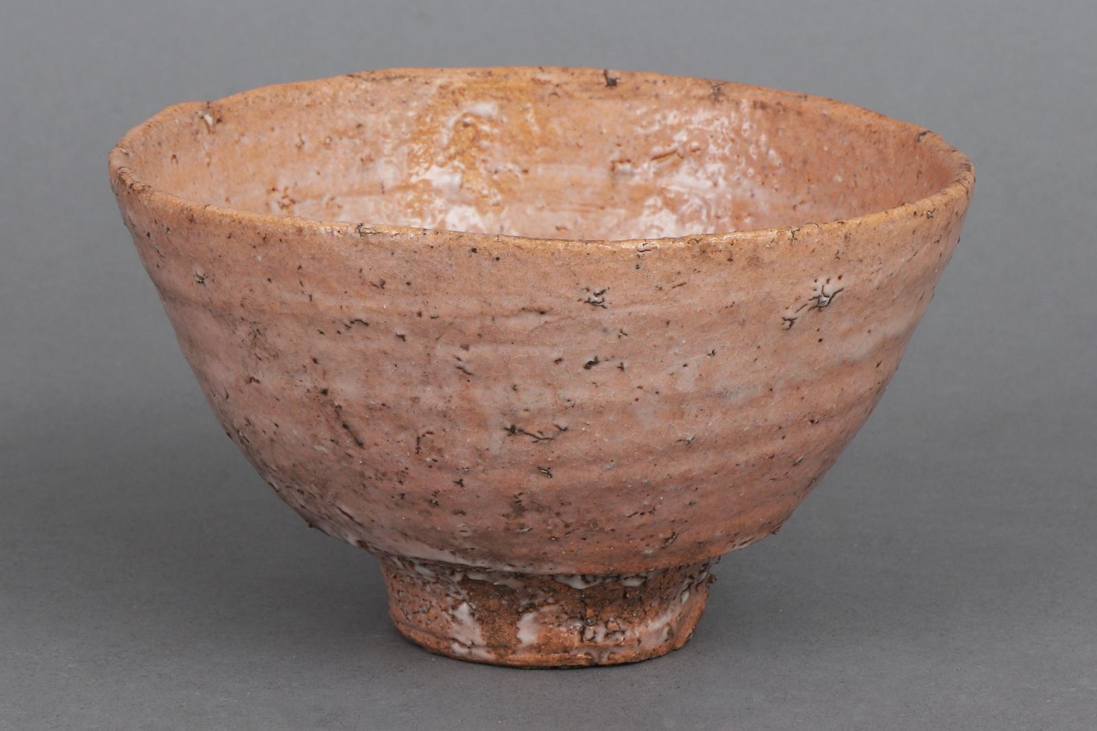 Shiro Tsujimura | Teeschale ''Chawan'' im Ido-Stil (1977) | MutualArt
