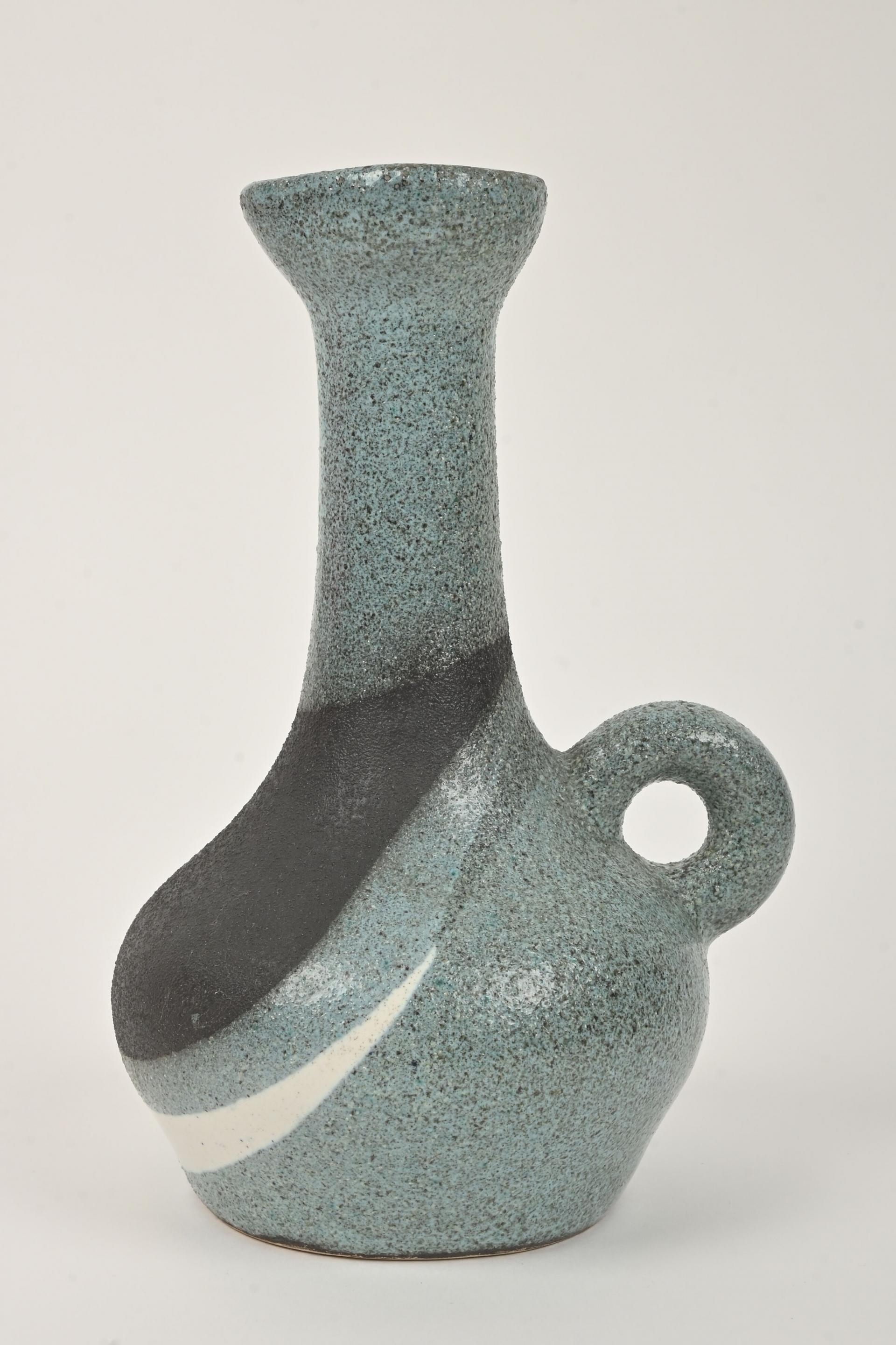 Gilbert Valentin | Pichet en céramique émaillée, bleu noir et blanc ...