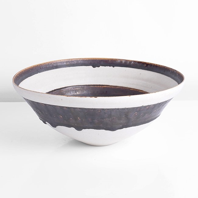 Lucie Rie | Oval bowl (Circa 1947) | MutualArt