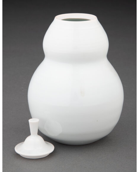 Yagi Akira | Covered Vessel | MutualArt