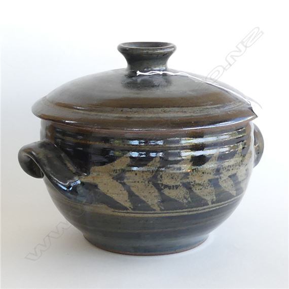 Mirek Smisek | MIREK SMISEK LIDDED CASSEROLE WAX RESIST VINE BAND Dia ...