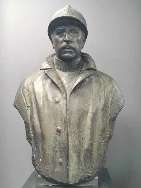 Victor Joseph Ghislain Demanet | Bust in bronze with green patina ...