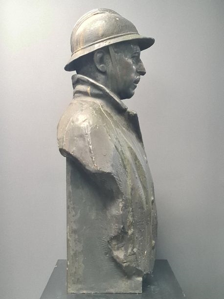 Victor Joseph Ghislain Demanet | Bust in bronze with green patina ...