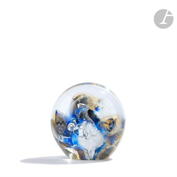 Alain Guillot | Paperweight ball in blown glass with red bubbles ...