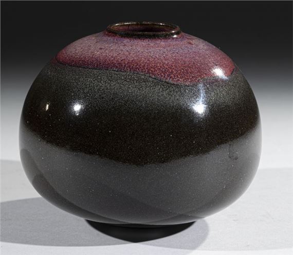 René Ben-Lisa | Vase ovoïde en grès à décor d'une plage framboise jaspé ...