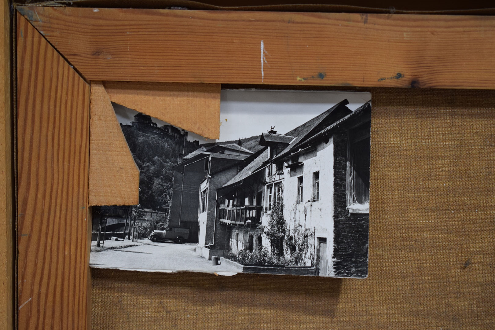 Paul Roettgers | Vue sur le chateau de Vianden depuis les quais de l ...