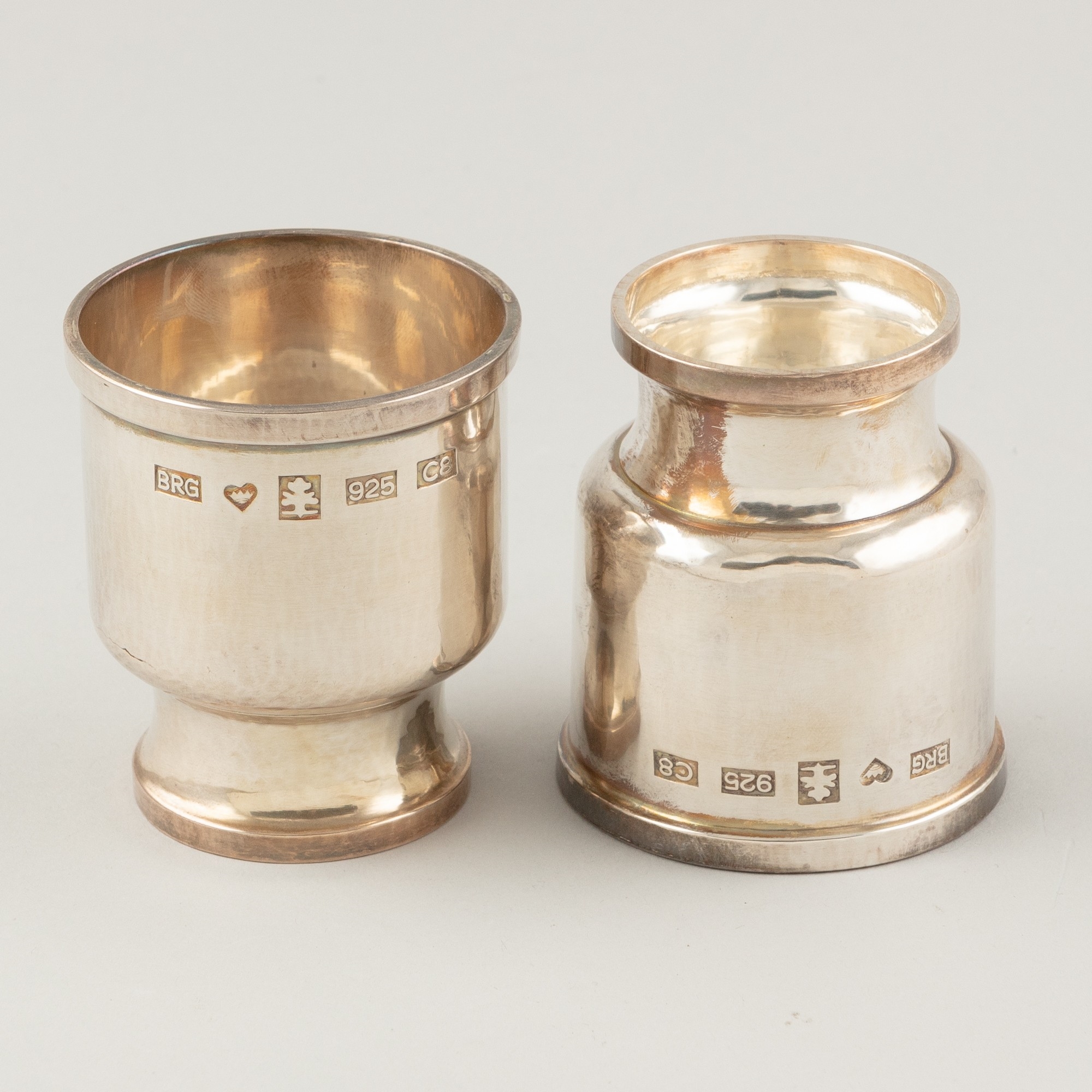 Bertel Gardberg | Two beakers (1980) | MutualArt