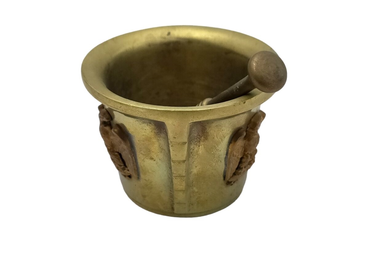 Max Le Verrier | 1-1973) Mortier en bronze à décor d'aigles, signé H ...