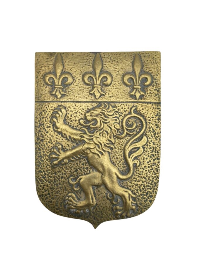 Max Le Verrier | 1-1973) Boite couverte en bronze à décor d'un blason ...