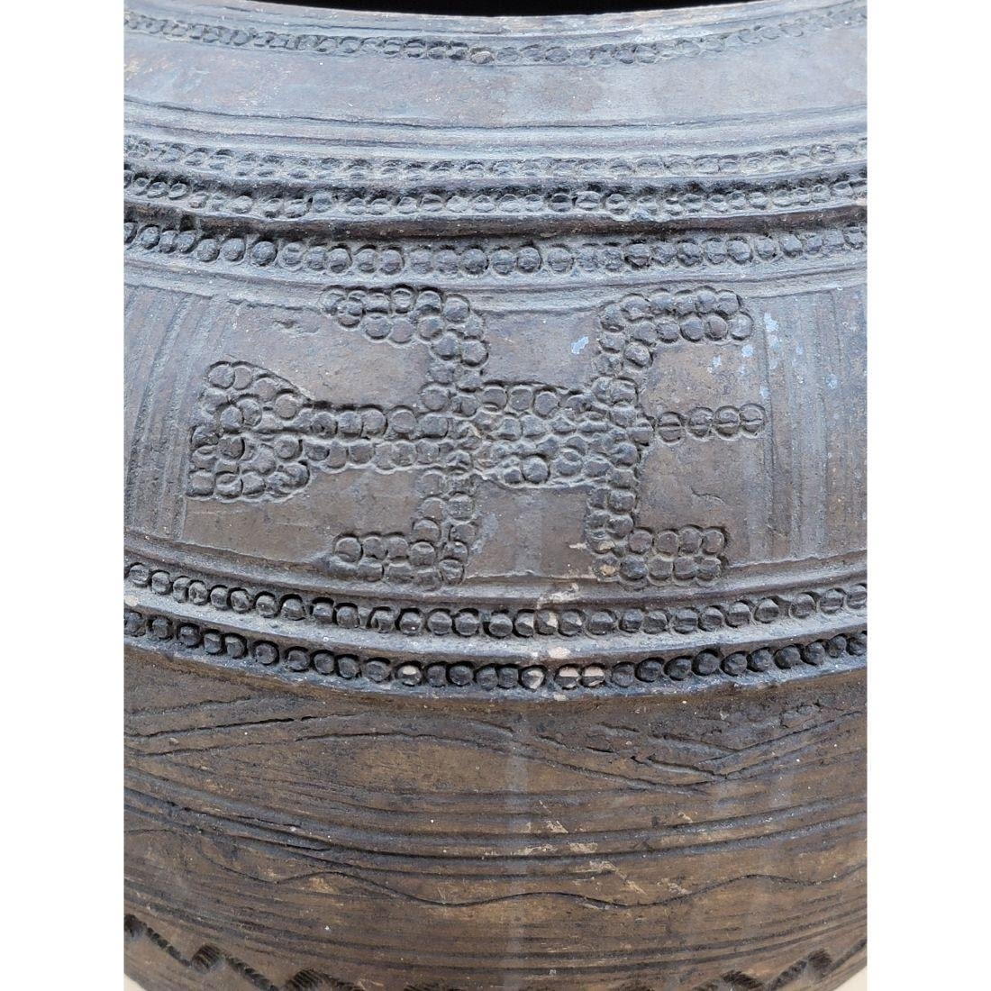 Unknown | Nupe People Nigerian Pottery Vessel | MutualArt