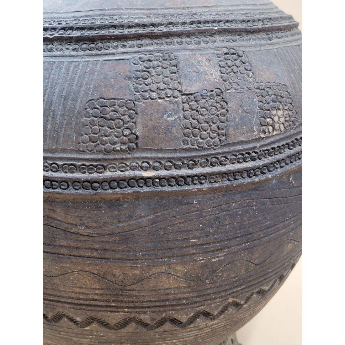 Unknown | Nupe People Nigerian Pottery Vessel | MutualArt