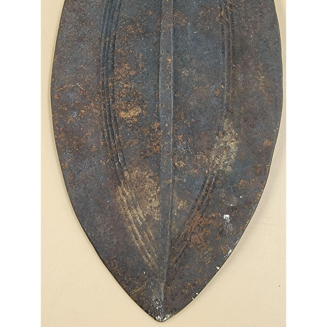 Lifetime | Ikul Knife Kuba Congo 19th Century | MutualArt