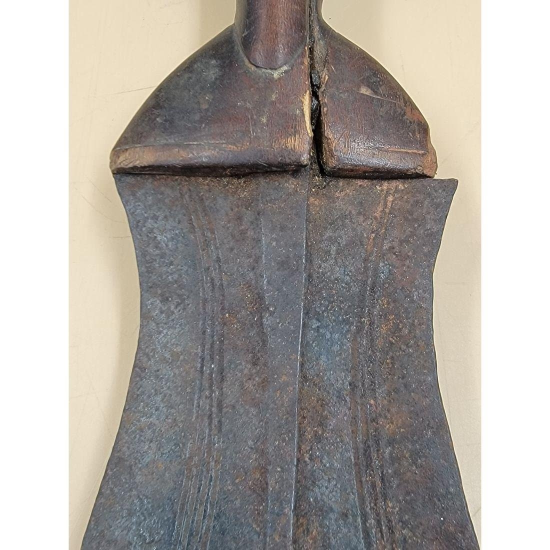 Lifetime | Ikul Knife Kuba Congo 19th Century | MutualArt