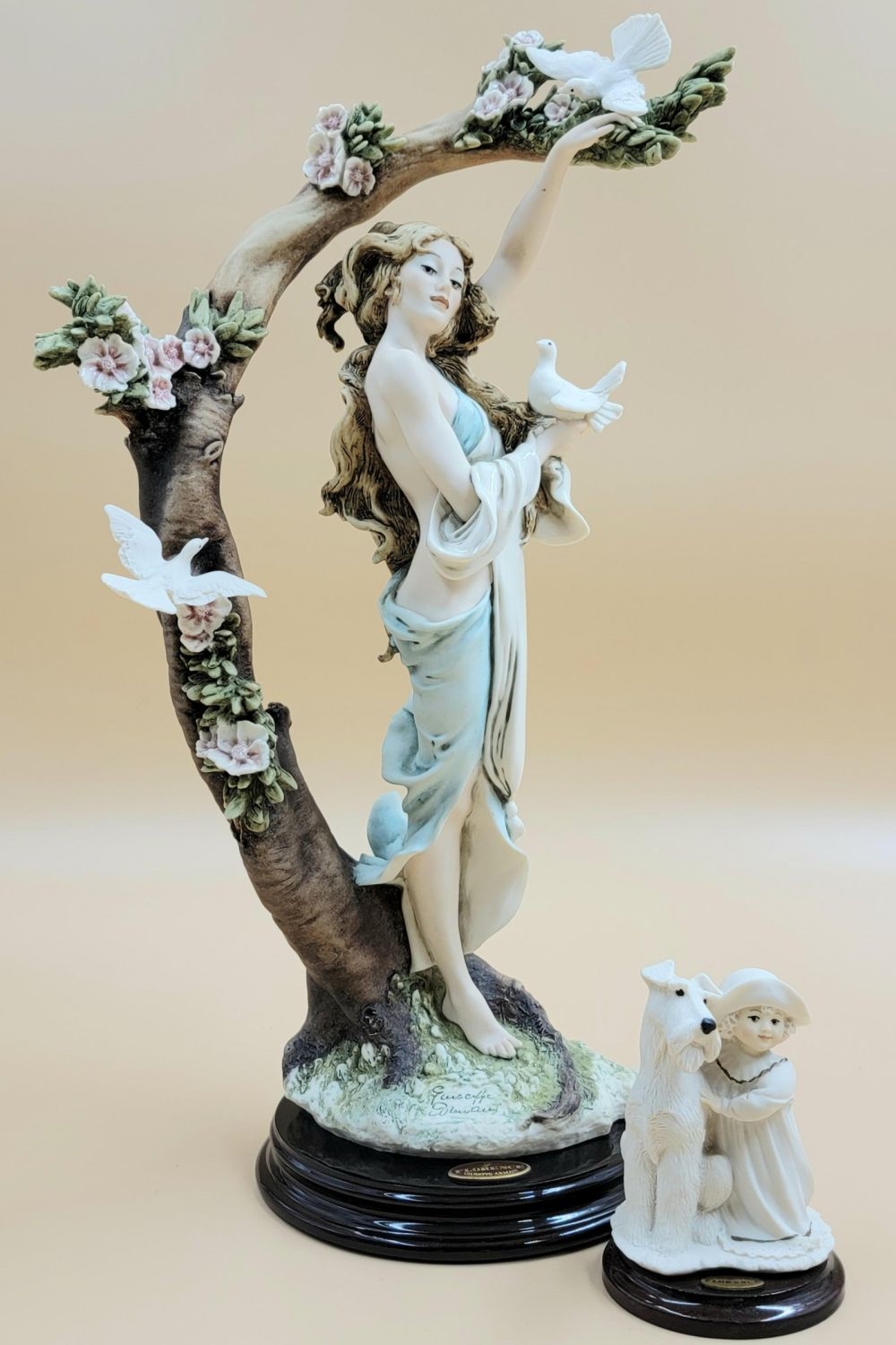 Giuseppe Armani | Florence Giuseppe Armani Figurine Lady W/ Doves, Girl ...