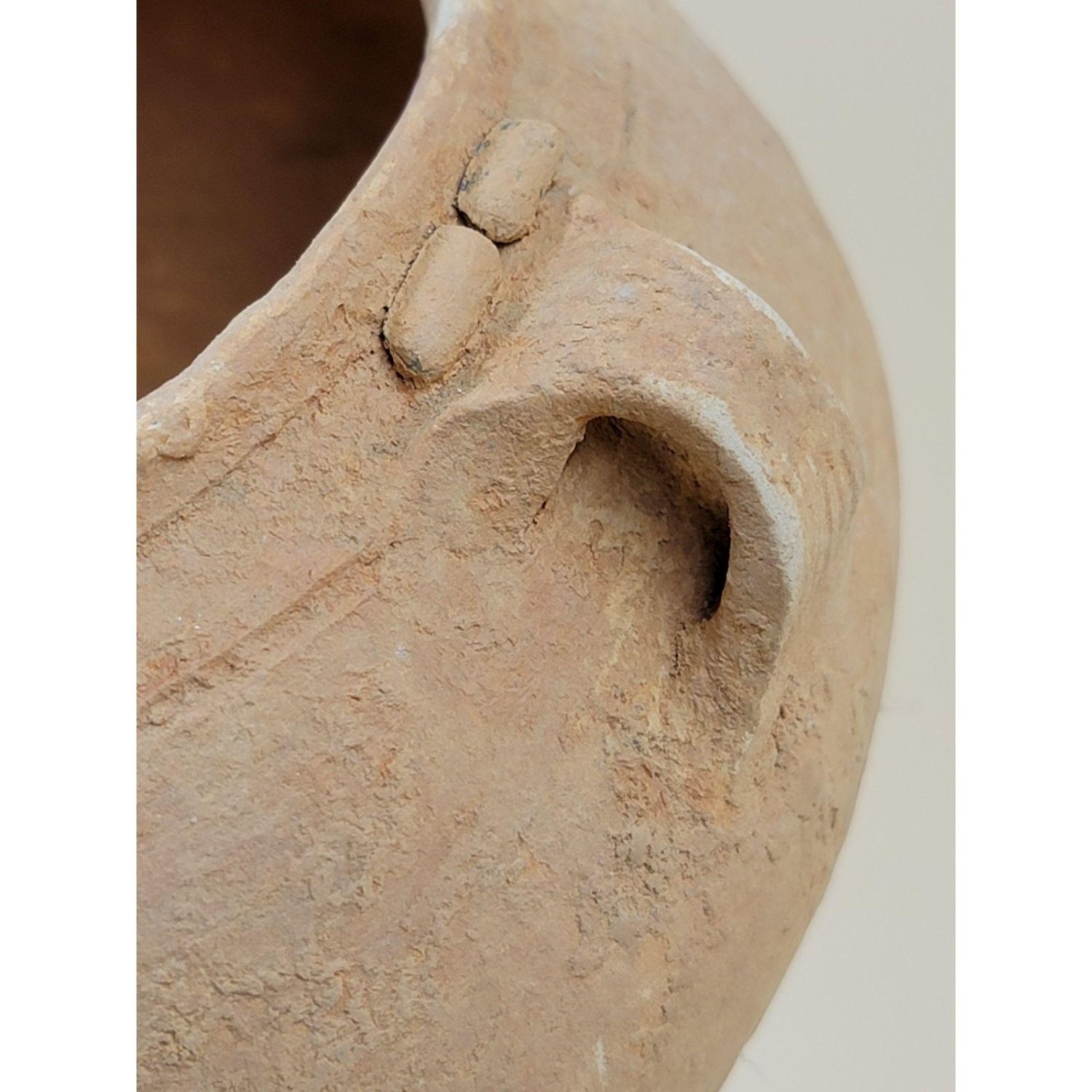 Unknown | Ancient Chinese Neolithic Pottery Pot | MutualArt