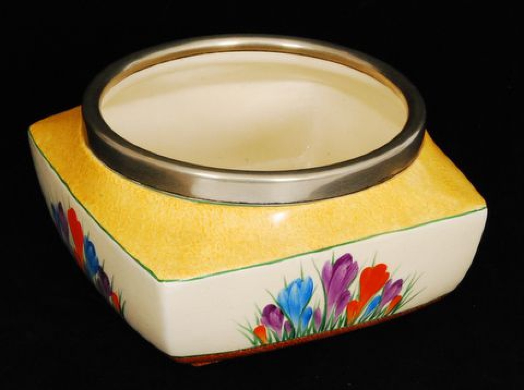Clarice Cliff | A Clarice Cliff Crocus pattern bowl | MutualArt