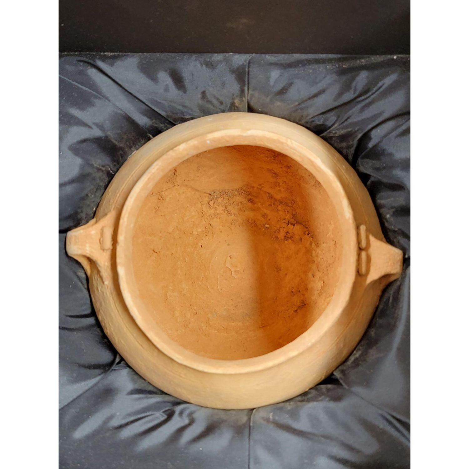 Unknown | Ancient Chinese Neolithic Pottery Pot | MutualArt