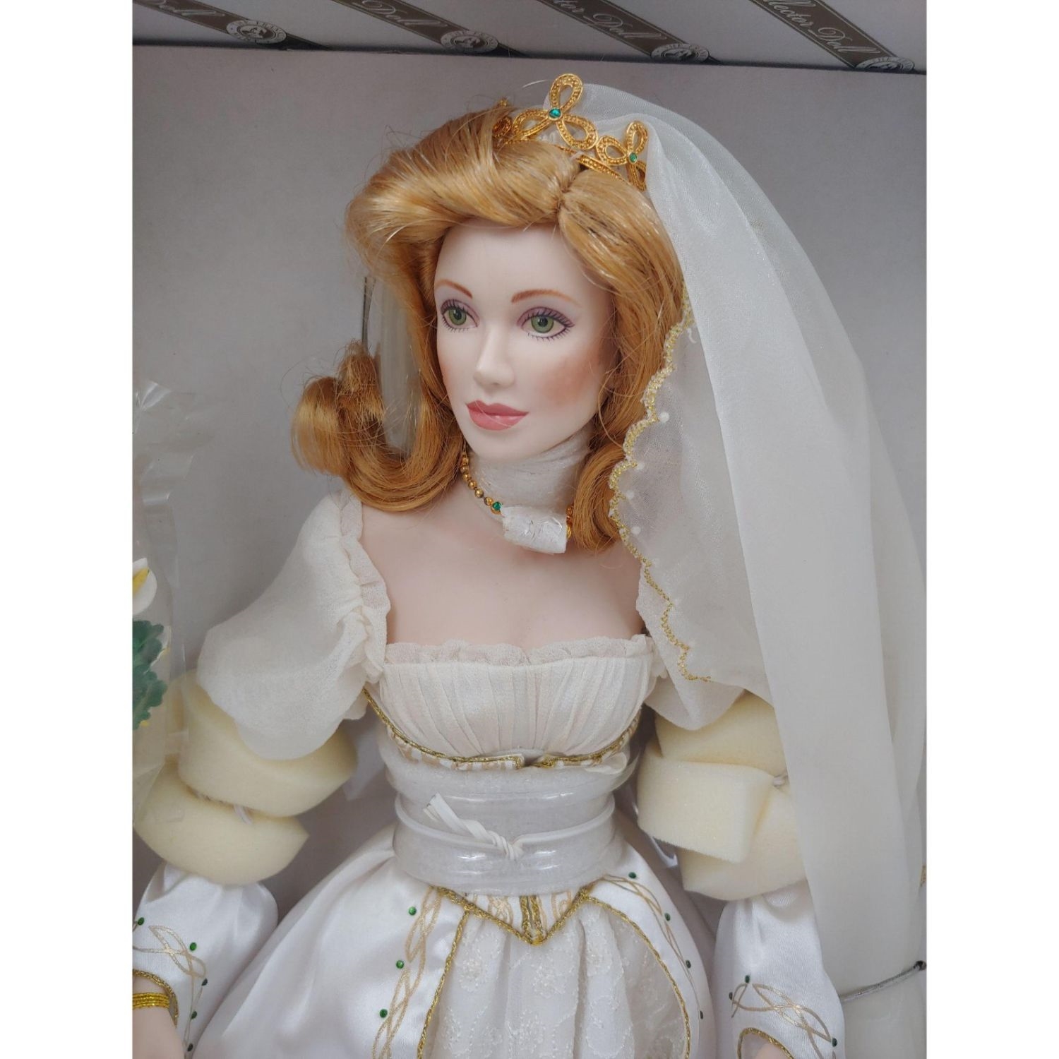 Franklin Mint | (2) Franklin Mint Dolls in the Original Box, Brides ...