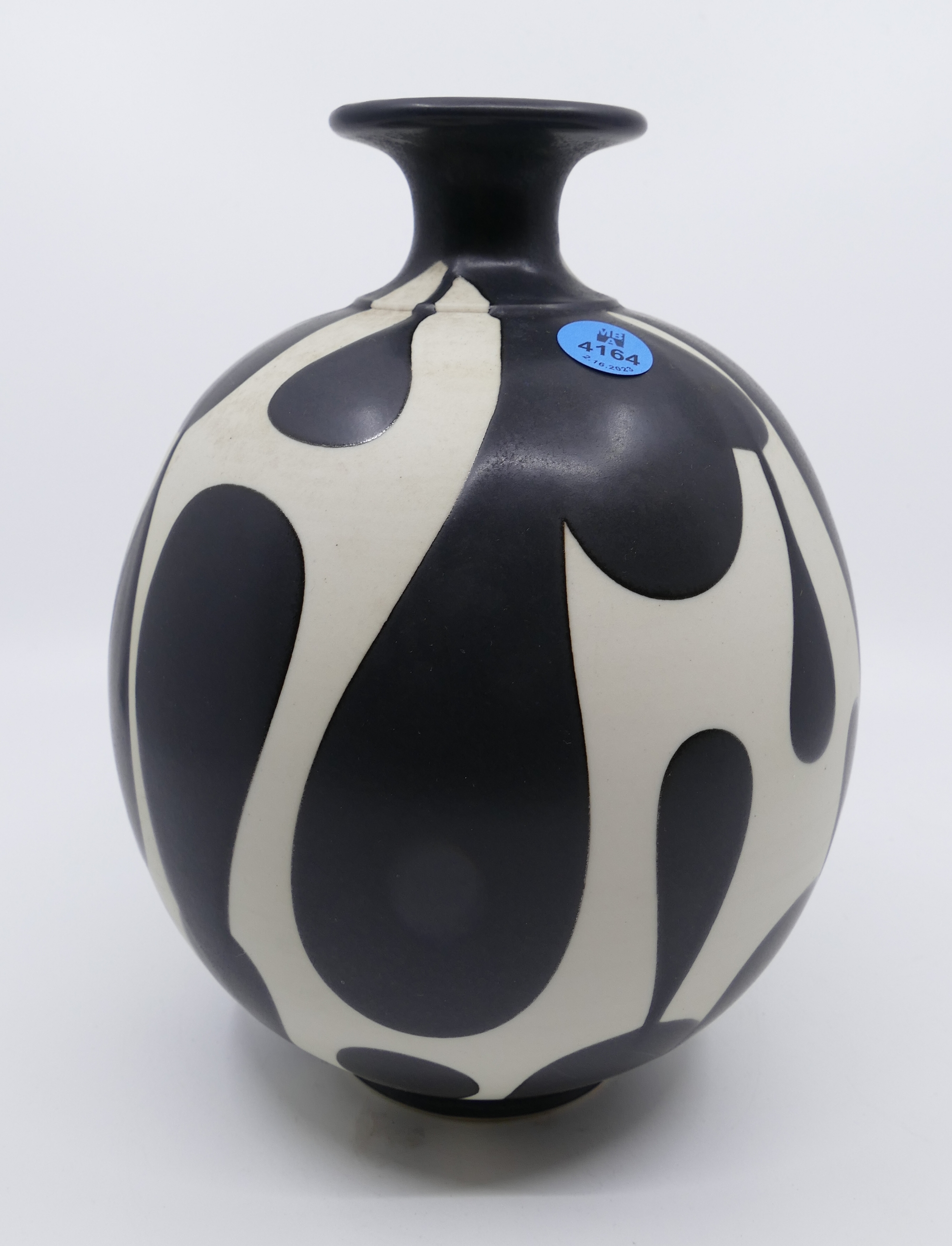 Sam Scott | Sam Scott Black & White Porcelain Bottleneck Vase- 9 ...