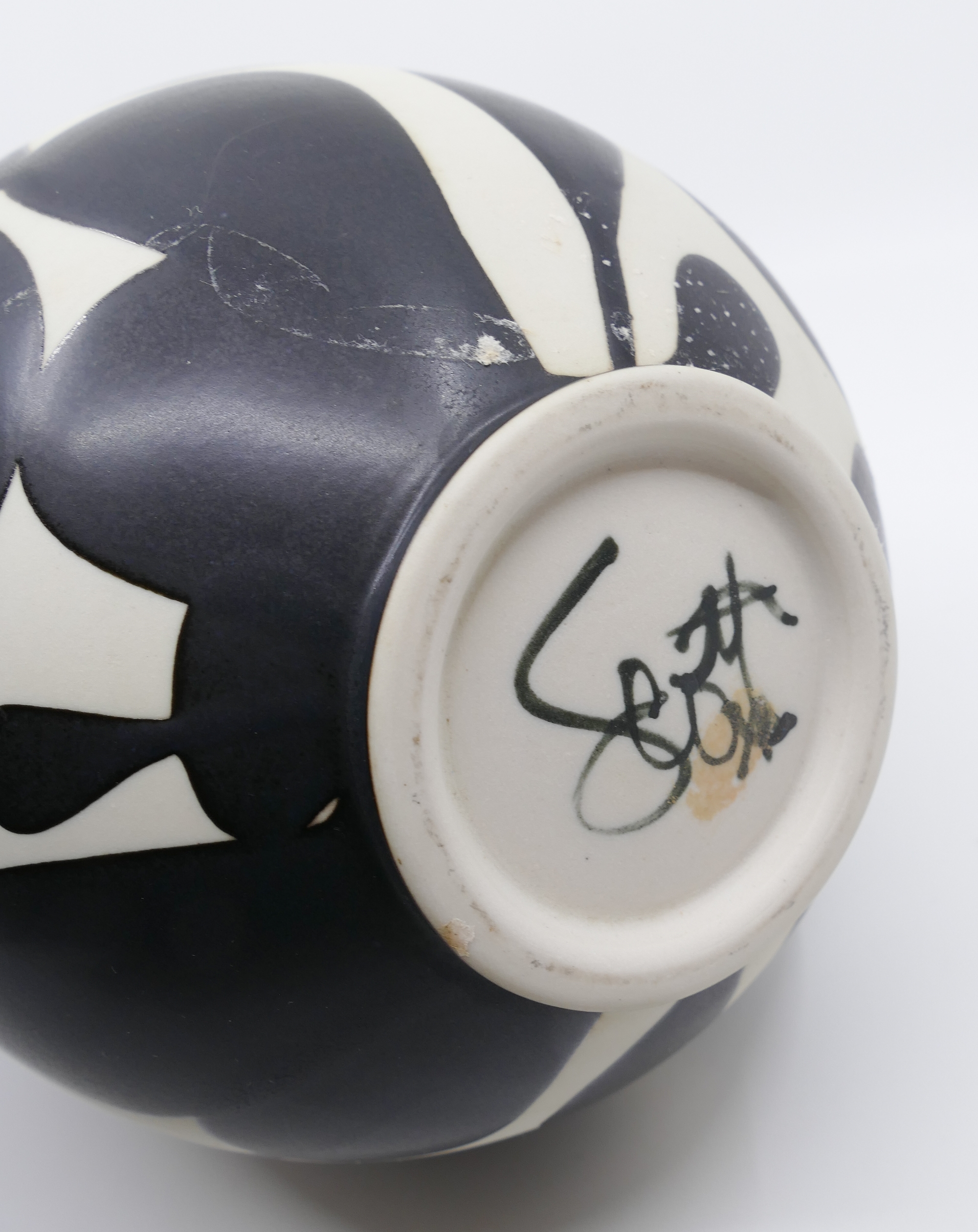 Sam Scott | Sam Scott Black & White Porcelain Bottleneck Vase- 9 ...