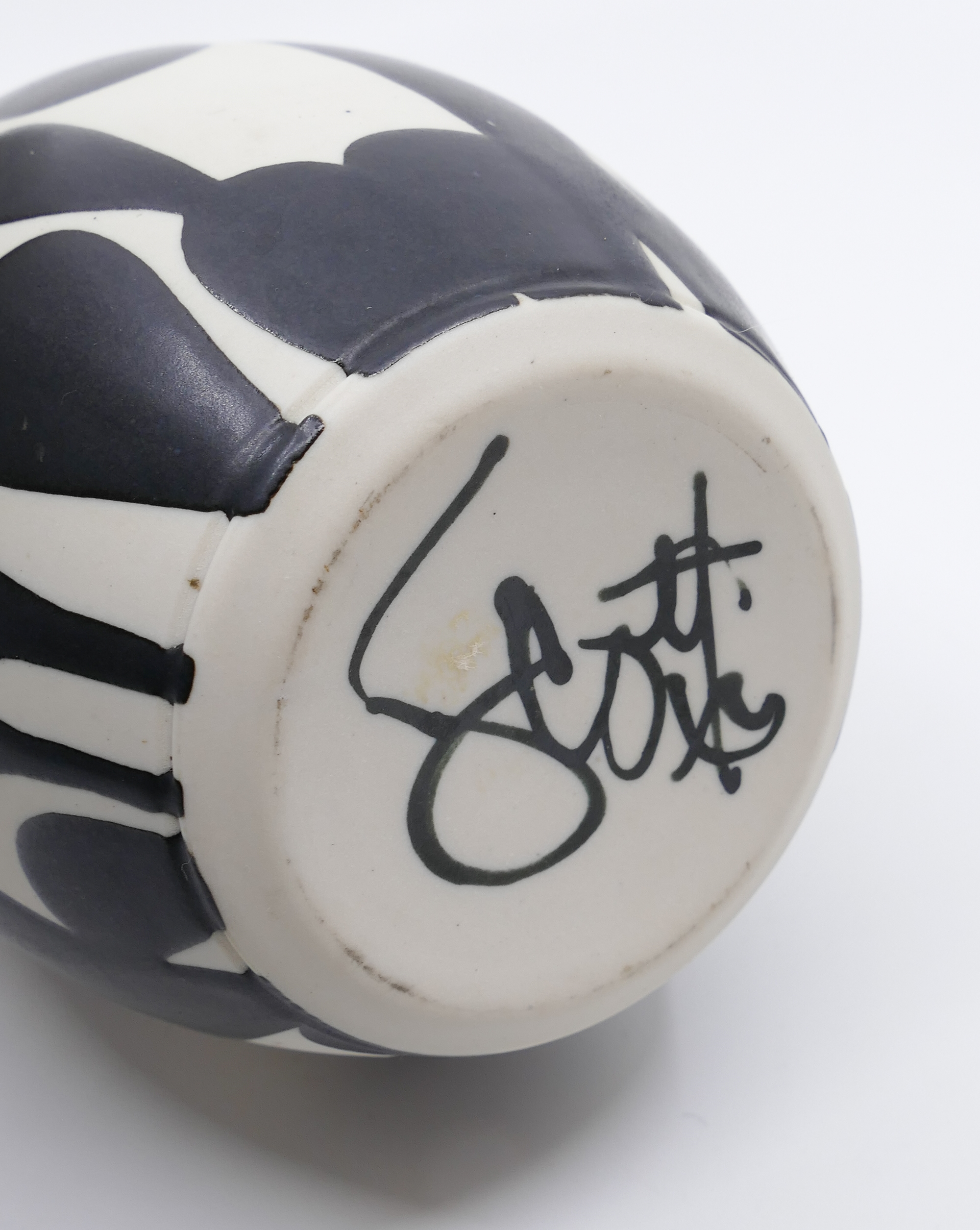 Sam Scott | Sam Scott Black & White Porcelain Bottleneck Vase- 9.5 ...