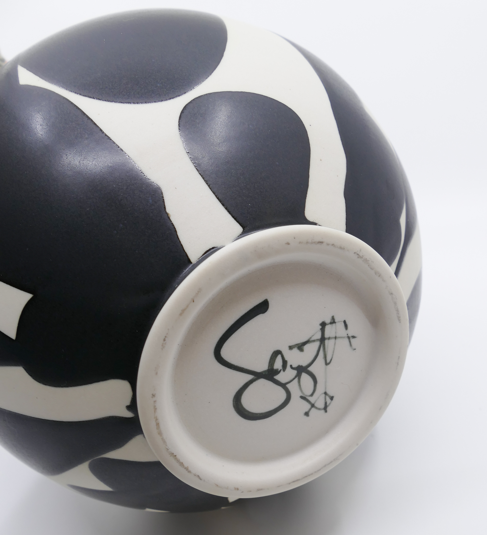 Sam Scott | Sam Scott Black & White Porcelain Vase with Handbuit Neck ...