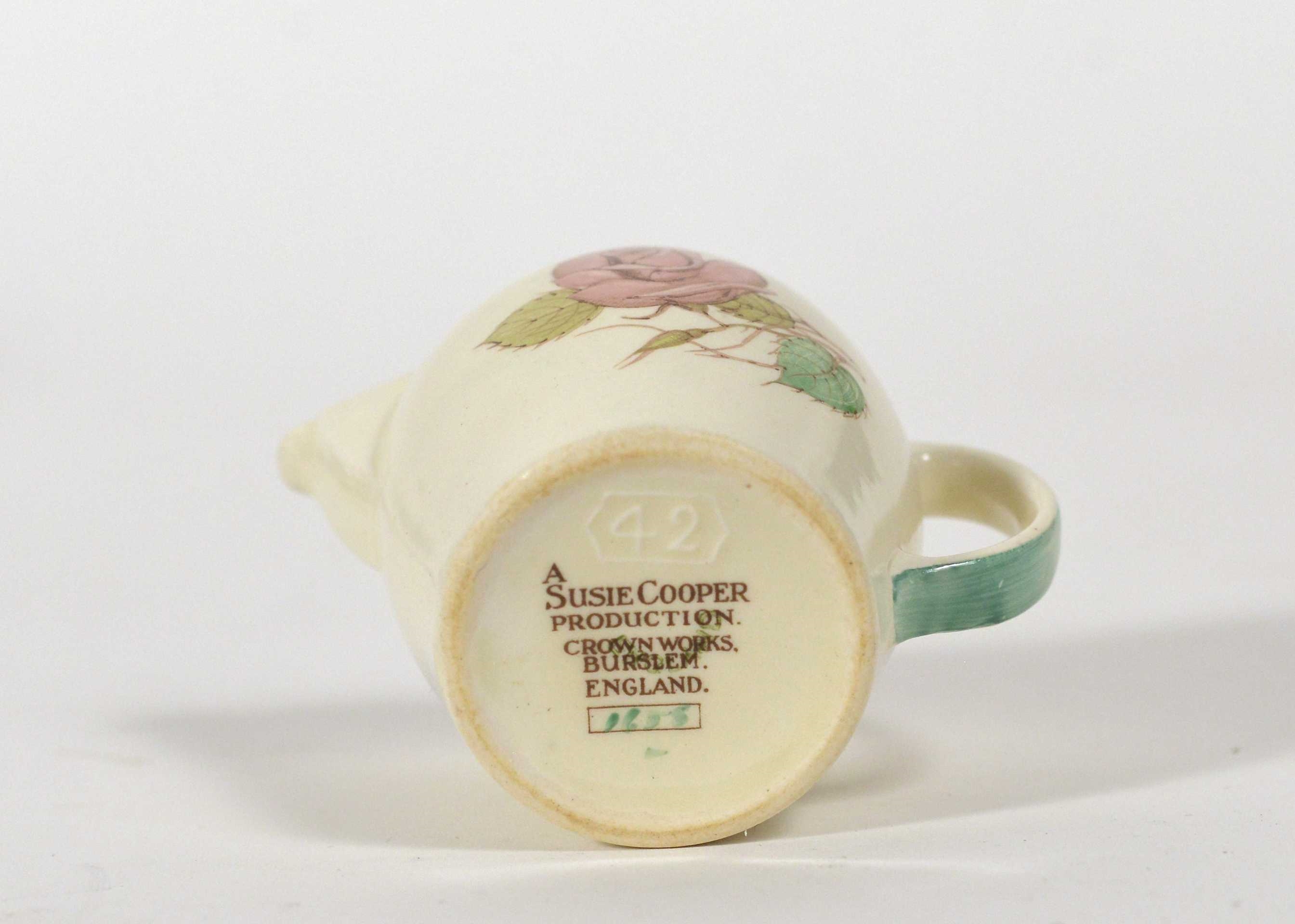 Susie Cooper | Susie Cooper - Lot of vintage porcelain | MutualArt
