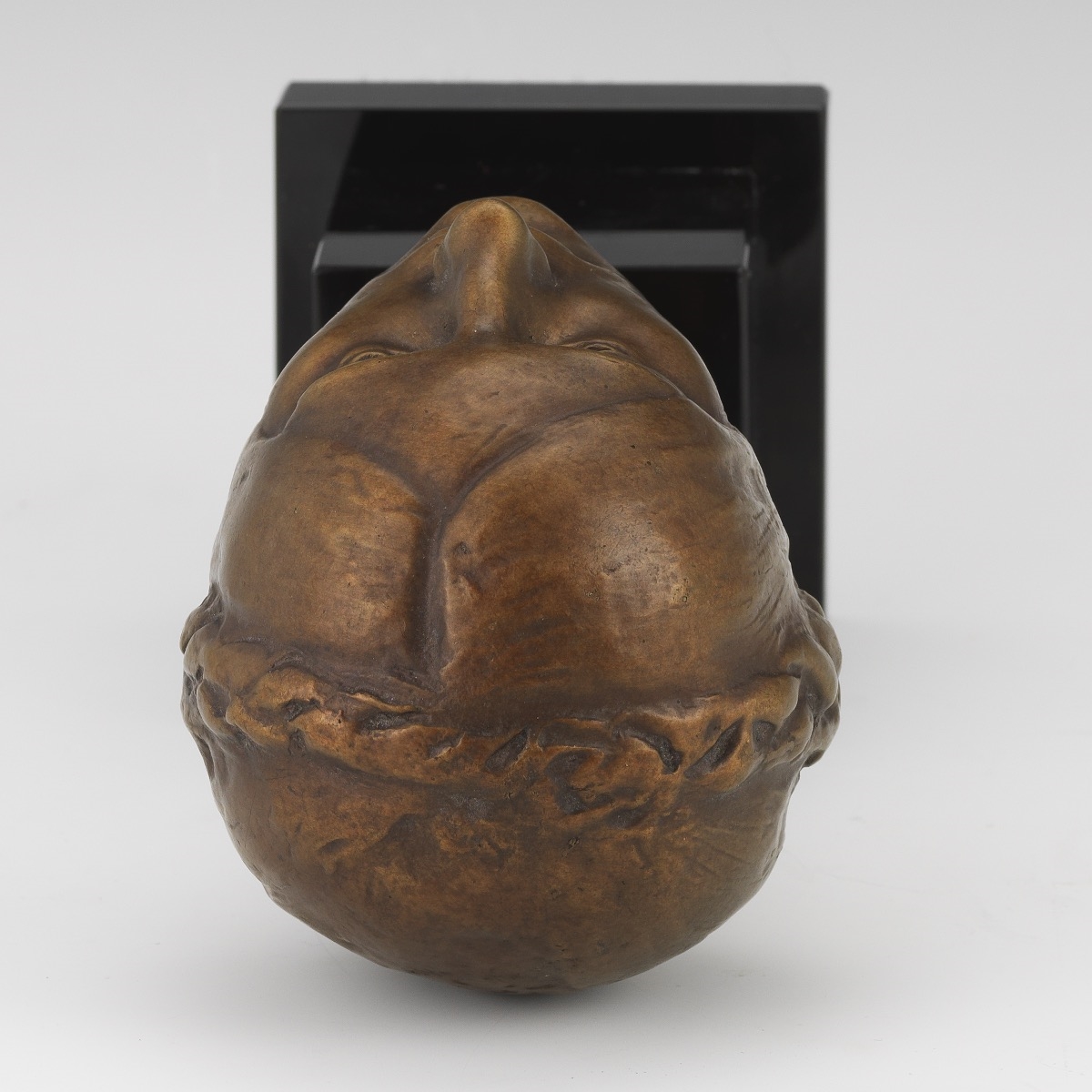 Max Kalish | Portrait bust of wife of David Dietz, Dorothy | MutualArt