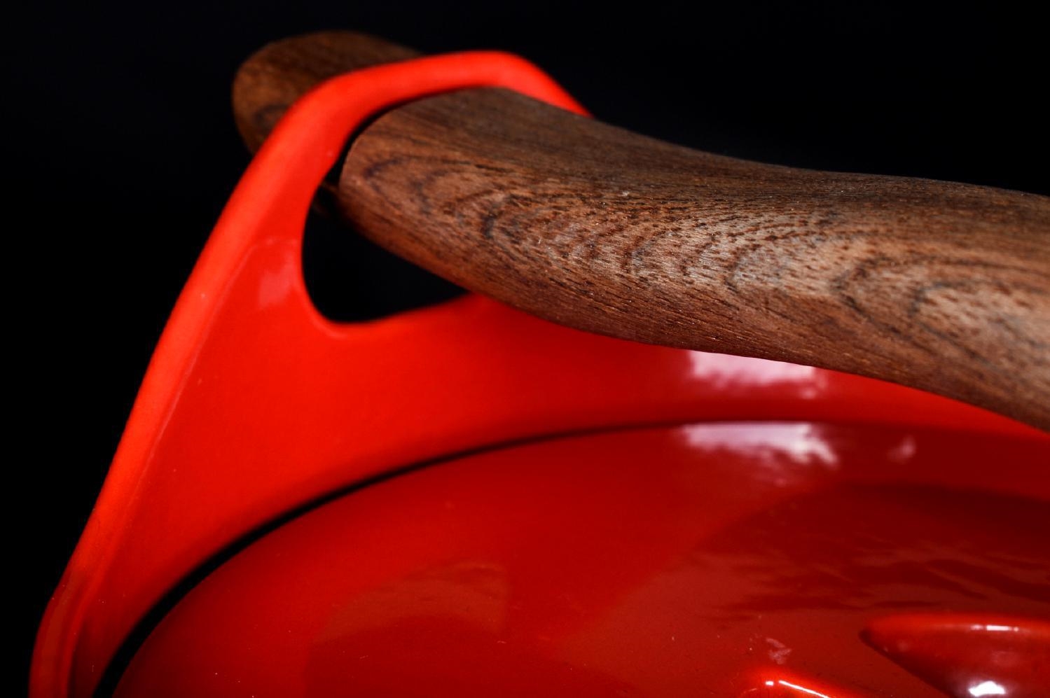 Timo Sarpaneva | Cast iron pot with red enamel with removable wooden ...