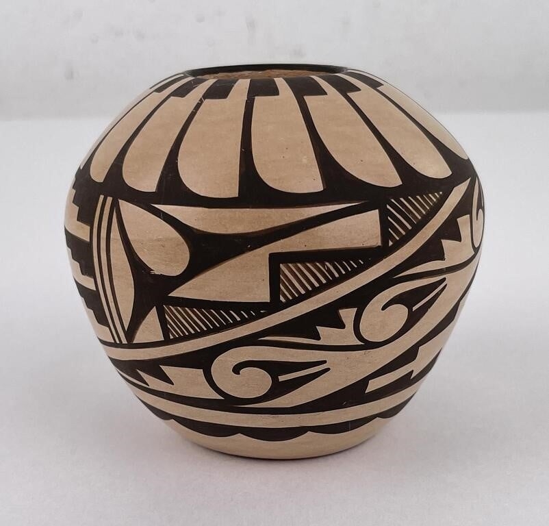 Marie Waquie | Marie Waquie Jemez Pueblo Indian Pot | MutualArt
