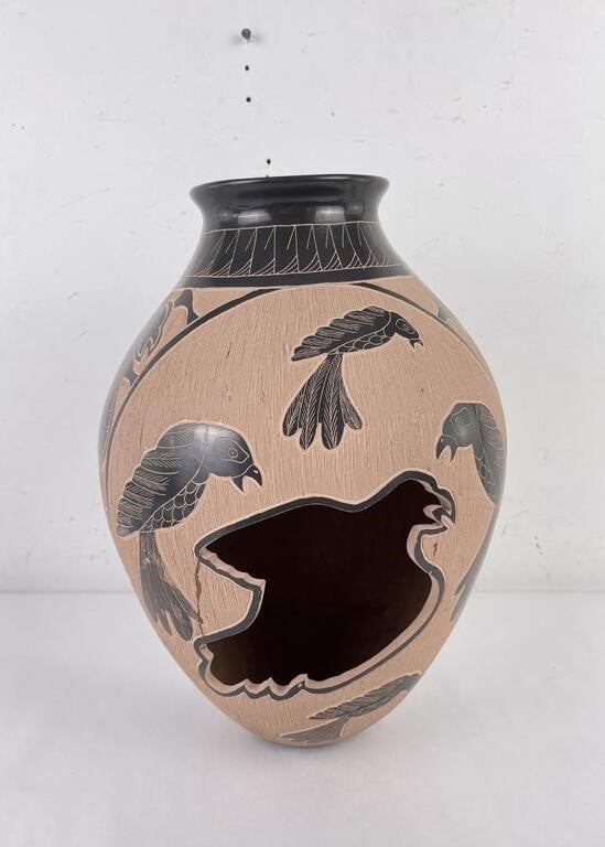 Lupe Soto | Lupe Soto Mata Ortiz Pottery Vase Pot | MutualArt